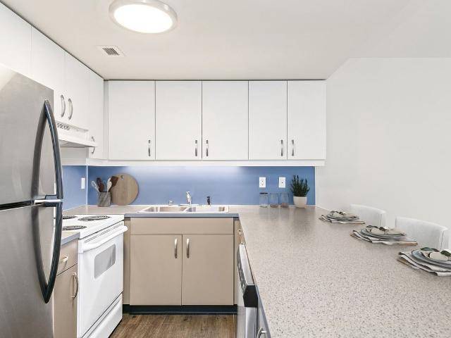 Cosmopolitan Studio Apartment for Rent at 400 Ne 45th St, Seattle, WA 98105 Wallingford