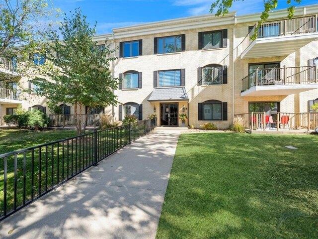 Cottage Grove Ave Se Apt,cedar Rapids, Condo For Sale