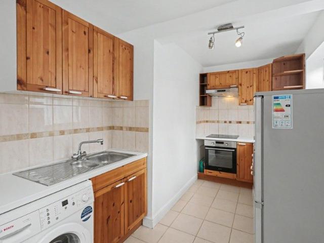 Cottage Grove, Surbiton, KT6