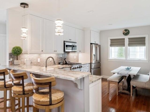 Cottage Ln, Mashpee, Home For Sale