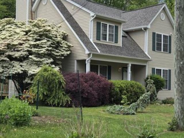 Cottage Ln, East Lyme, Home For Sale