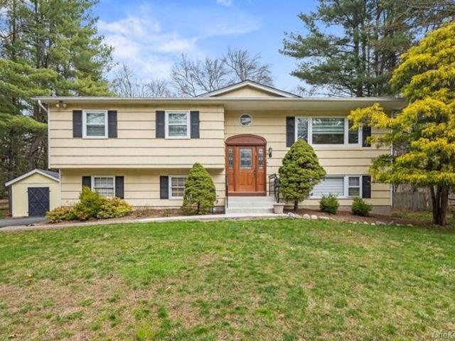 Cottage Ln, Suffern, Home For Sale