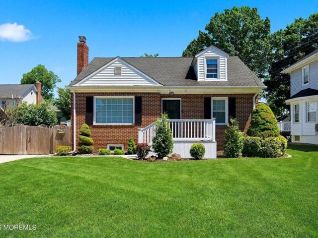 Cottage Pl, Freehold, Home For Sale