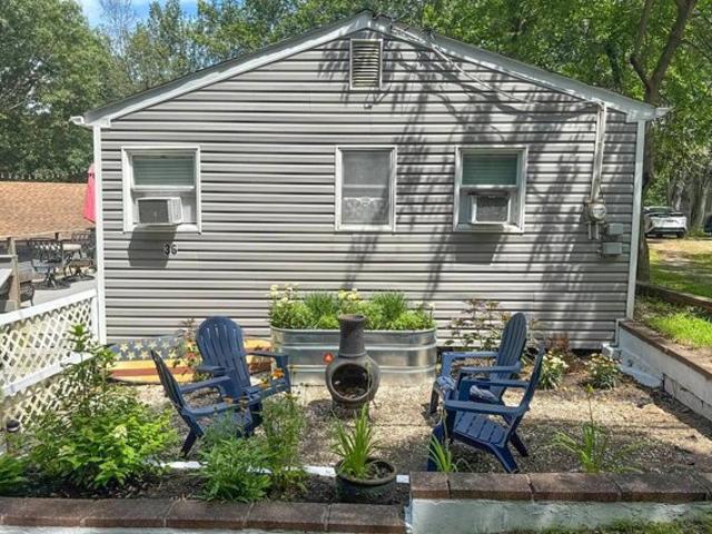 Cottage Rd, Calverton, Home For Sale