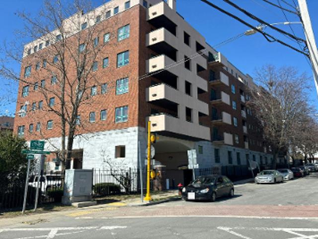 Cottage St Apt 604