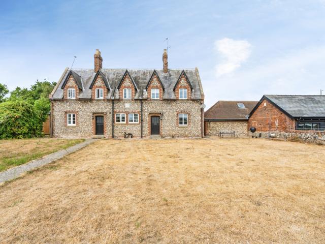 Cottage to rent in Ivy Cottages, Selsey Road, Donnington, Chichester, PO20 | Leaders