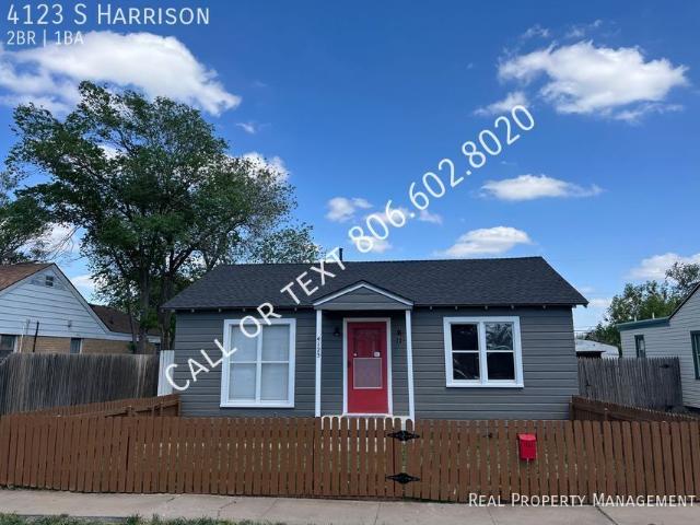 Cottage with 600 square foot Shop/Garage