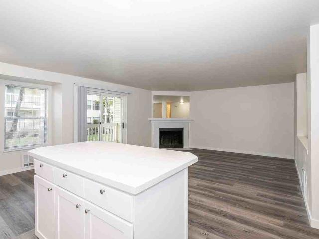 Cottage Woods Apartments 2 Bedroom Apartment for Rent at 4025 Southcenter Blvd, Tukwila, WA 98188 Thorndyke