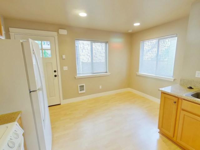 Cottages 2 Bedroom Apartment for Rent at 1551 Mill St, Eugene, OR 97401 West University