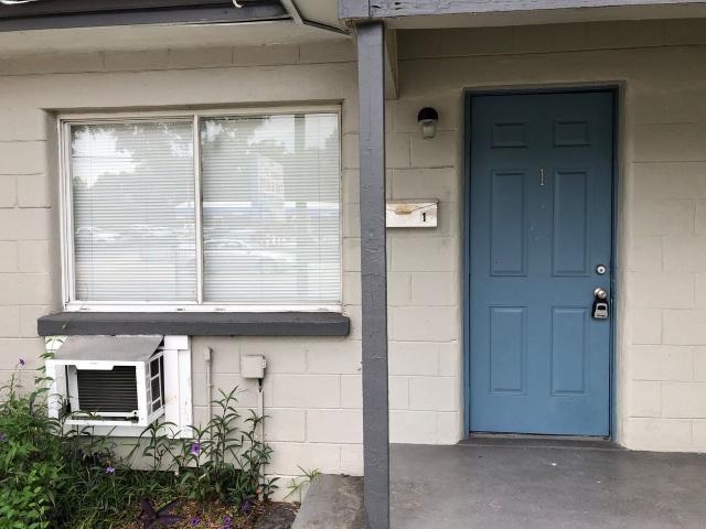 Cottages in the Heights Studio Apartment for Rent at 7208 N Nebraska Ave, Tampa, FL 33604 Old Seminole Heights