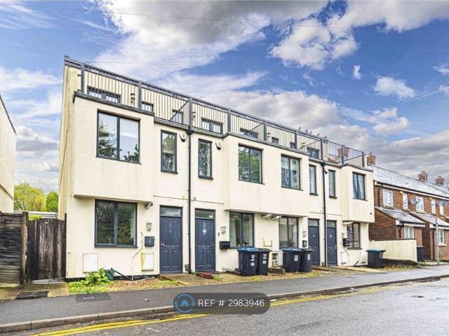 Cotterells, Hemel Hempstead HP1, 3 bed terraced house to rent, £2,000 pcm | PrimeLocation
