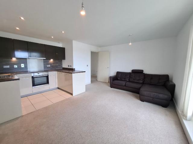 Cotterells, Hemel Hempstead HP1, 2 bed flat to rent, £1,600 pcm | PrimeLocation