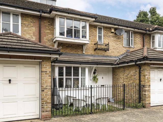 Cottesloe Mews, Cottesloe Mews SE1, 3 bed property to rent, £4,000 pcm | PrimeLocation