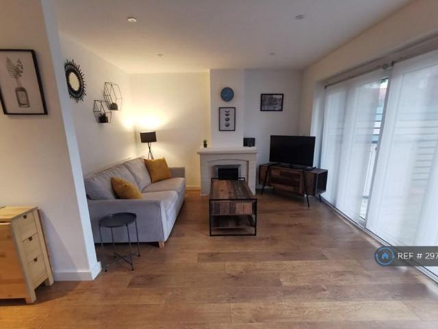Cottesmore Road, Oxford, OX4 2 bed flat to rent £1,700 pcm £392 pw