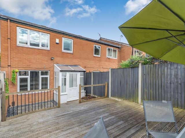 Cottingley Gardens, Leeds, LS11 3 bed end of terrace house to rent £1,095 pcm £253 pw