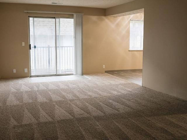 Cottonwood Apartments 1 Bedroom Apartment for Rent at 806 N 34th St, Council Bluffs, IA 51501