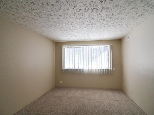 Cottonwood Apartments 1 Bedroom Apartment for Rent at 806 N 34th St, Council Bluffs, IA 51501