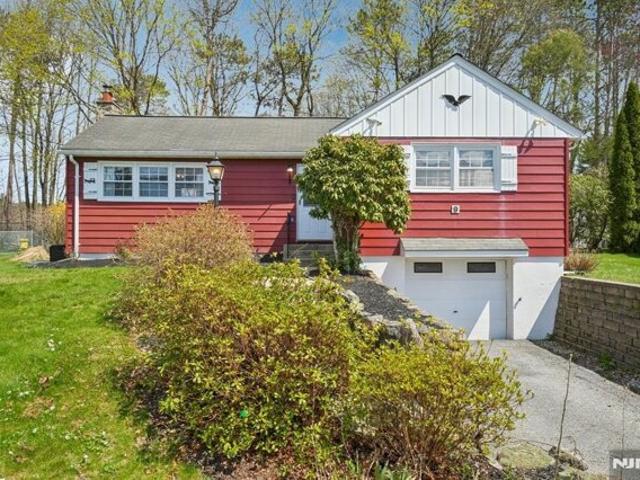 Cottonwood Ct, Hardyston, Home For Sale