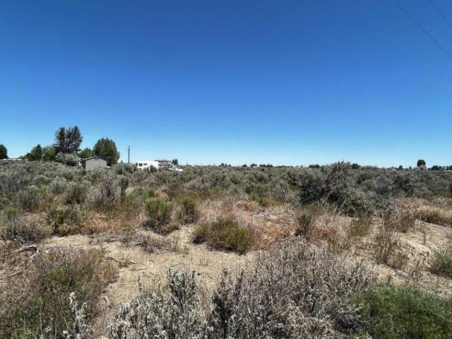 Cottonwood Road, Christmas Valley, OR 97641
