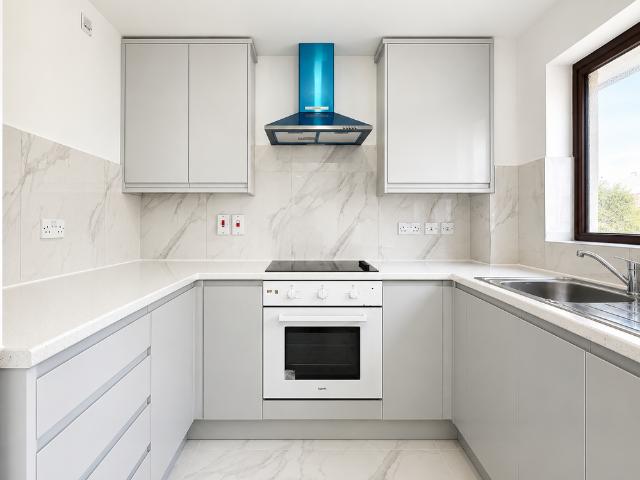 Cotton Avenue, Acton 2 bed flat to rent £1,850 pcm £427 pw