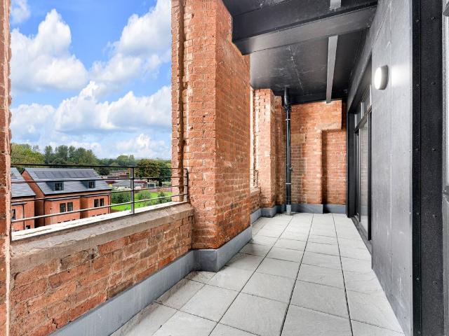 Cotton Gardens, Bolton BL1, 2 bed flat to rent, £1,150 pcm | PrimeLocation