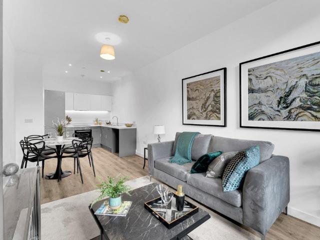 Cotton Gardens, Bolton, Greater. 2 bed flat to rent £1,150 pcm £265 pw