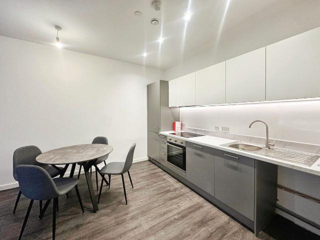 Cotton Gardens, Bolton, Greater Manchester BL1, 2 bed flat to rent, £1,150 pcm | PrimeLocation