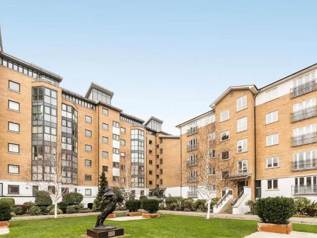 Cotton Row, London SW11 2 bed flat to rent £2,847 pcm £657 pw