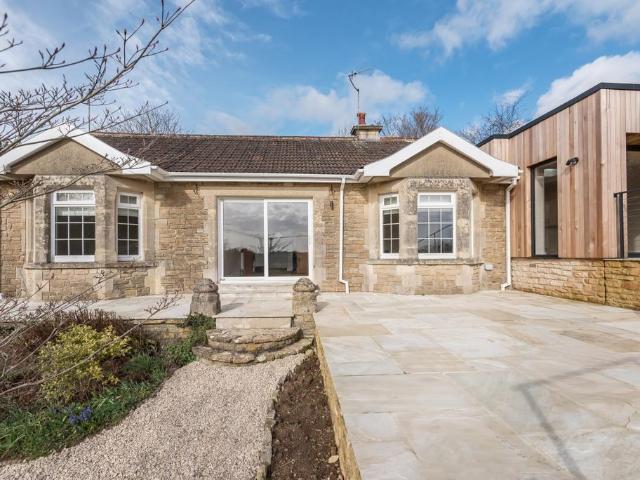 Cottles Lane Turleigh BA15 3 bed bungalow to rent £2,750 pcm £635 pw