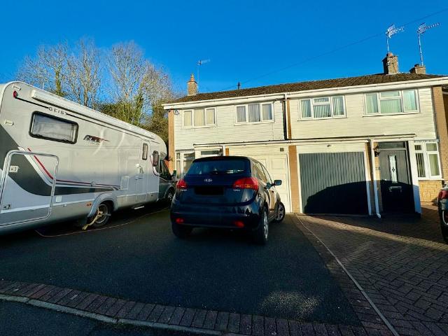 Cotwall End Road, Dudley DY3, 3 bed property to rent, £1,250 pcm | PrimeLocation