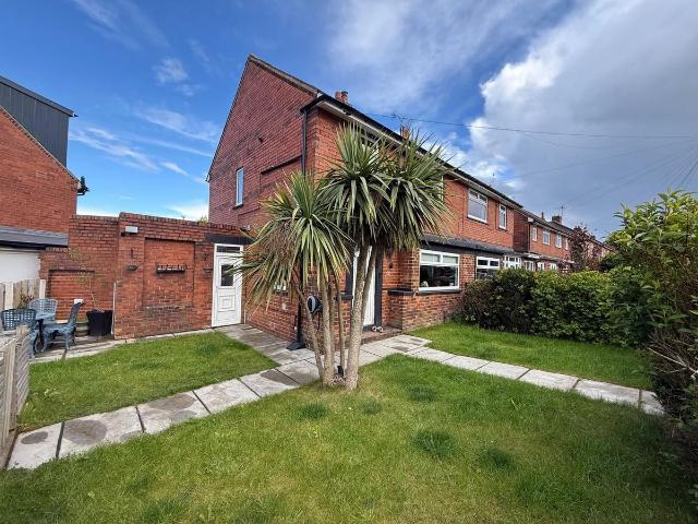 Cote Lane, Farsley, Pudsey, West Yorkshire LS28, 3 bed semi detached house to rent, £1,350 pcm | PrimeLocation