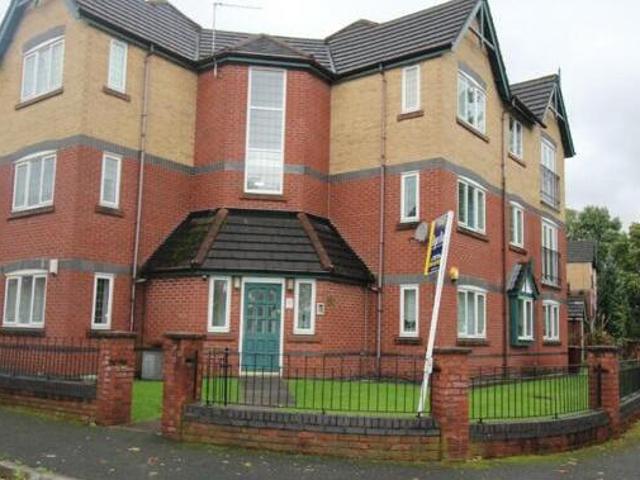 Cotefield Road, Manchester, 2 Bedroom Apartment
