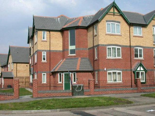 Cotefield Road, Manchester, 2 Bedroom Flat