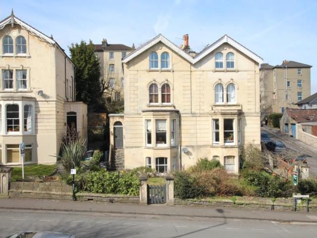Cotham Brow, Cotham, Bristol BS6, 2 bed flat to rent, £1,650 pcm | PrimeLocation