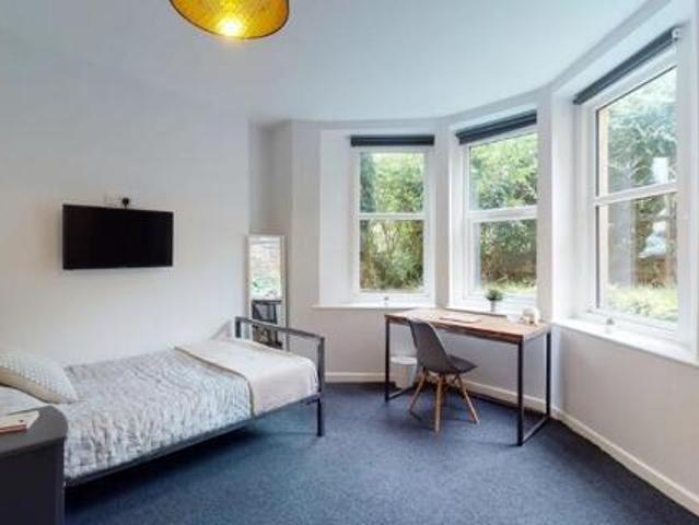 Cotham Gardens, Bristol, 4 Bedroom Ground