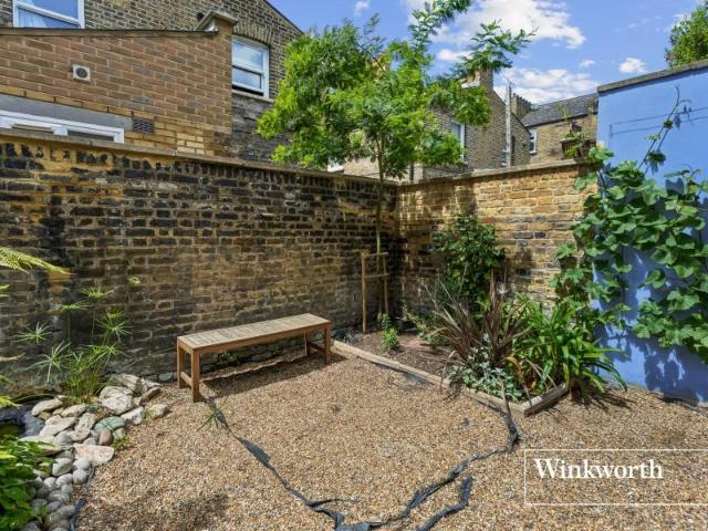 Cotham Street 2 bed flat to rent £2,500 pcm £577 pw
