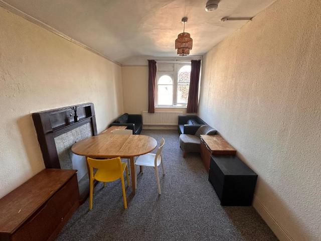 Cotham Park, Bristol BS6 5 bed flat to rent £3,250 pcm £750 pw