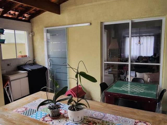 COTIA SP 2 QUARTOS