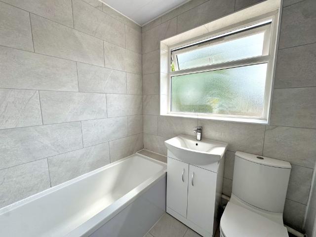 Cotmans Close, Middlesex, UB3