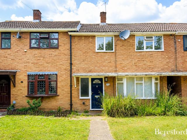 Cotswold Gardens, Hutton, CM13 3 bed terraced house to rent £1,900 pcm £438 pw