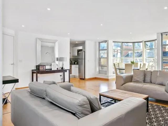 Cotswold Outdoor, Leyden Street, Spitalfields, London, E1 7LL, United Kingdom | 2 bed apartment for rent #138852821 | Rentberry