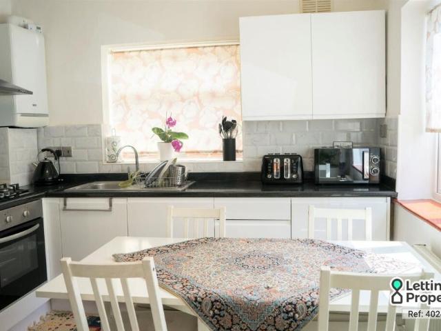 Cotswold Road, Sutton, Surrey, London SM2, 2 bed maisonette to rent, £1,800 pcm | PrimeLocation