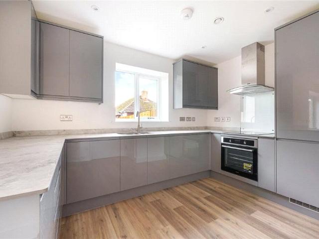 Coudray Mews, Aldworth, Reading RG7, 2 bed flat to rent, £1,400 pcm | PrimeLocation