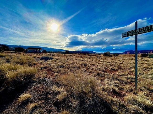 Cougar Ridge Rd, Torrey, UT 84775