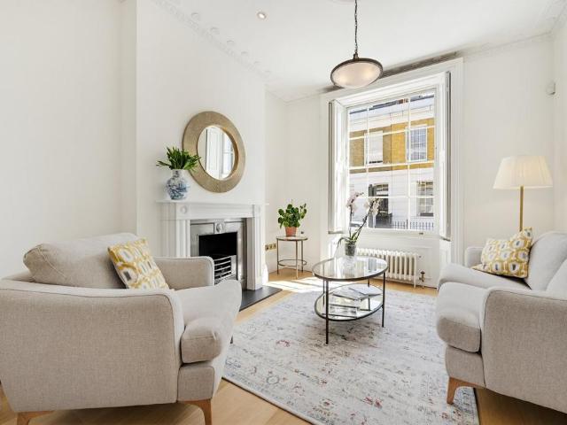Coulson Street, Chelsea, London 3 bed terraced house to rent £9,317 pcm £2,150 pw