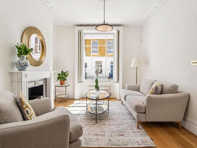 Coulson Street, Chelsea, London SW3 3 bed terraced house to rent £9,317 pcm £2,150 pw