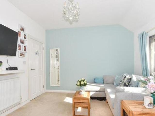 Coulsdon Road, Caterham, 1 Bedroom Flat