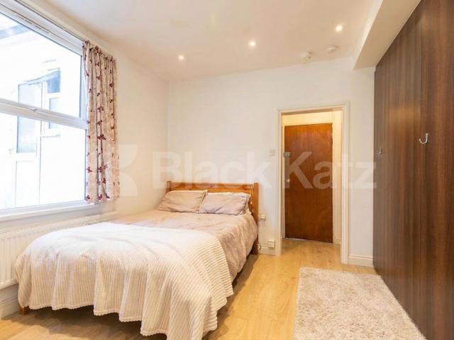 COUNCIL TAX, GAS and WATER INCLUDED Black Katz are pleased to offer for rent this newly refurbished studio flat on the ground floor of a period conversion in the Kilburn / Queens Park area