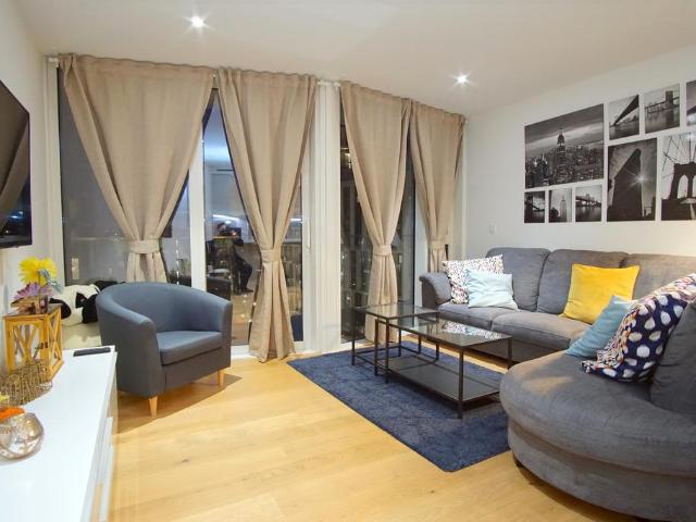Counter House, 5 Gauging Square. 2 bed apartment to rent £4,117 pcm £950 pw