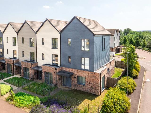 Countess Way, Broughton, Milton. 4 bed end of terrace house to rent £2,100 pcm £485 pw
